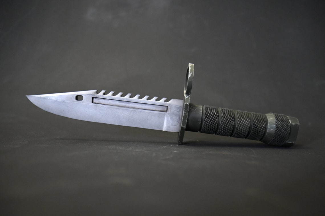 Custom Resident Evil Prop M9 Combat Knife - Etsy
