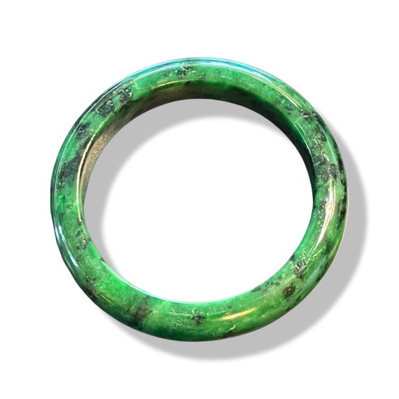 Maw Sit Sit Jade Bangle: Myanmar Green Gemstone (50.3… - Gem