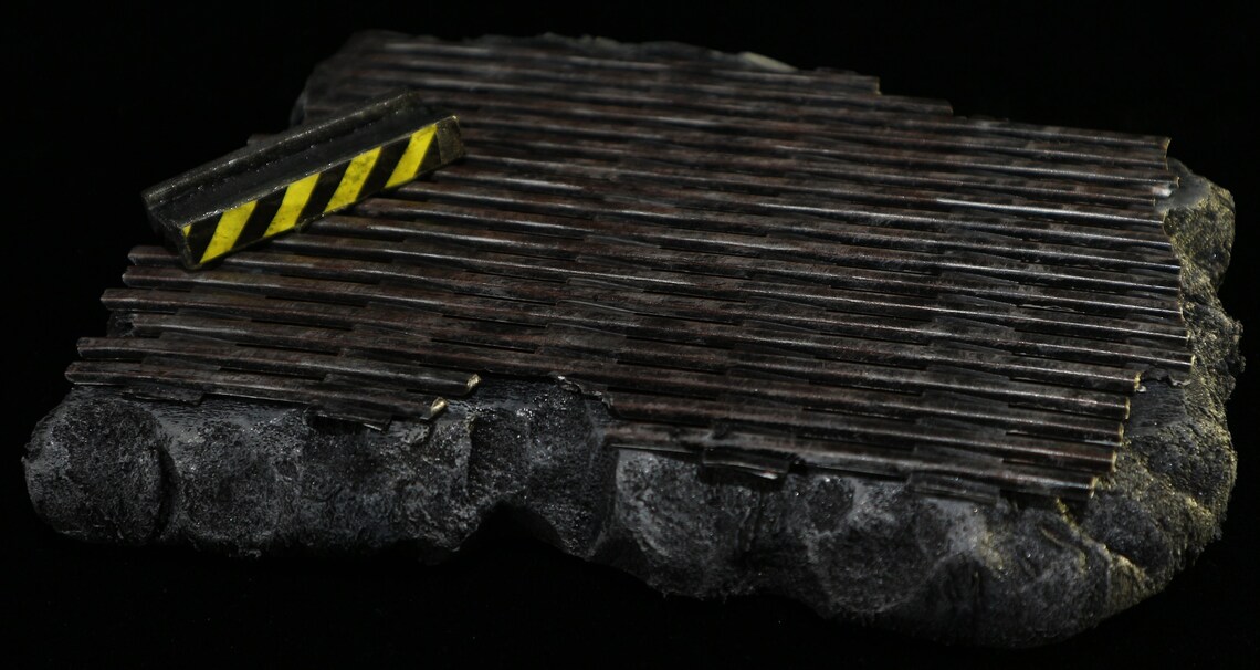 Figure Diorama Miniature Metal Grid Floor Grate Action Figure - Etsy