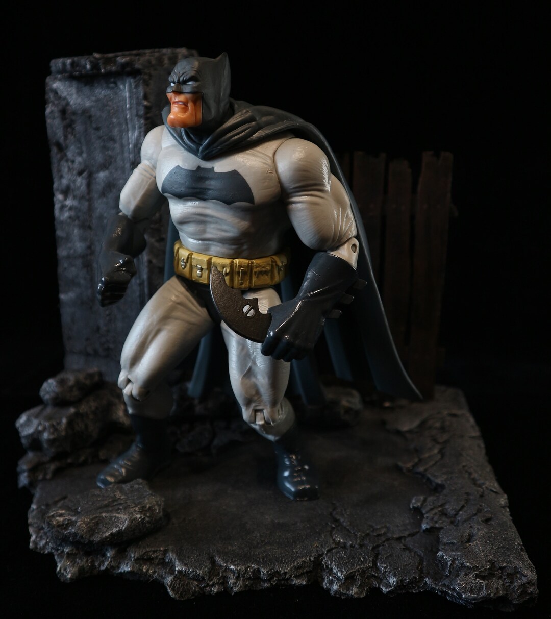 Figure Diorama Ruins Fence Action Figure Display for 6-7 Action Figures ...