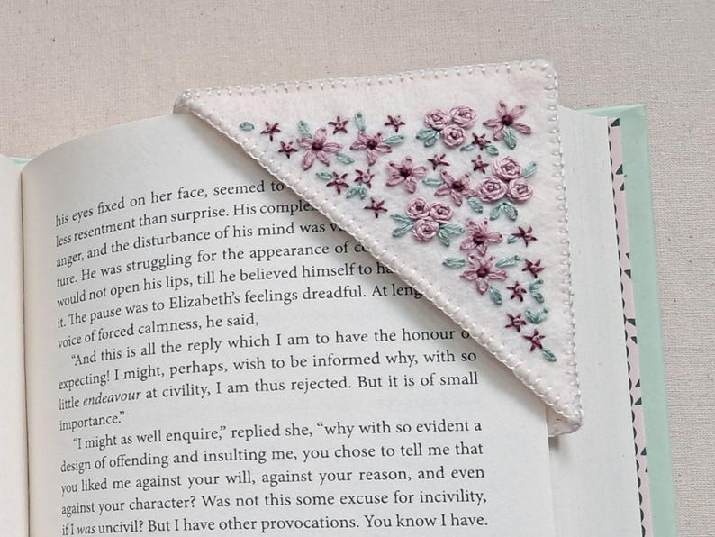 Floral Embroidered Felt Corner Bookmark Pattern, PDF Digital Download ...