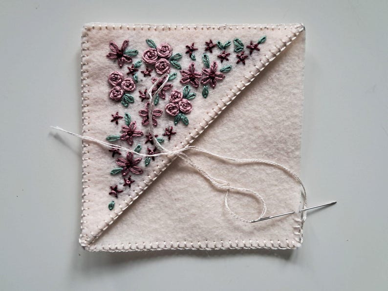Floral Embroidered Felt Corner Bookmark Pattern, PDF Digital Download ...