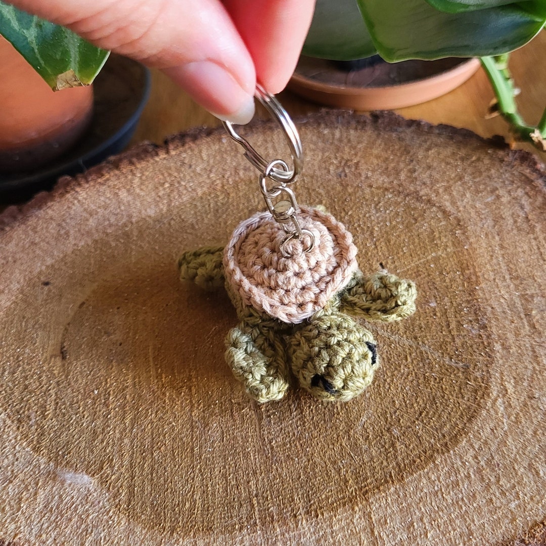LOUISE Crochet Turtle Key Ring - Etsy