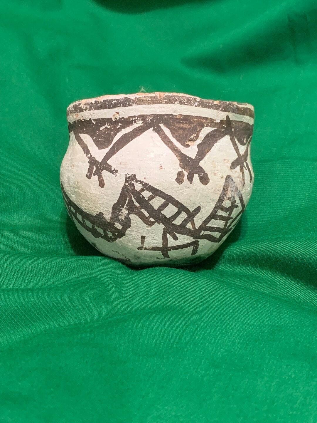 Vintage Native American Zuni Bichrome Pot - Etsy