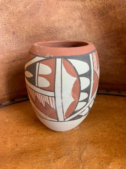 Native American Jemez Pueblo Pottery Jar Signed A.W. - Etsy