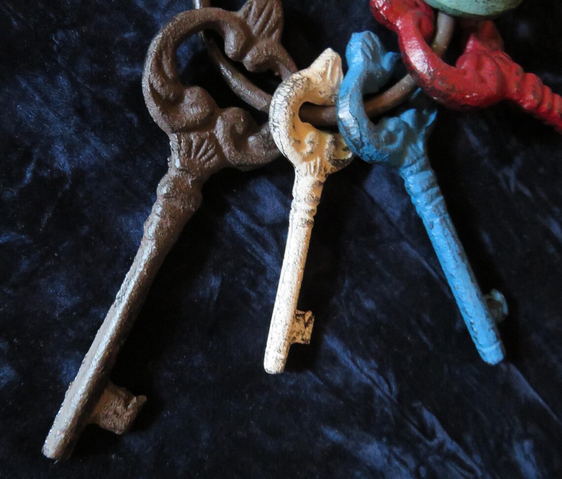 Cast Iron Vintage Keys, Colored, 5 Piece Set, Different Sizes - Etsy