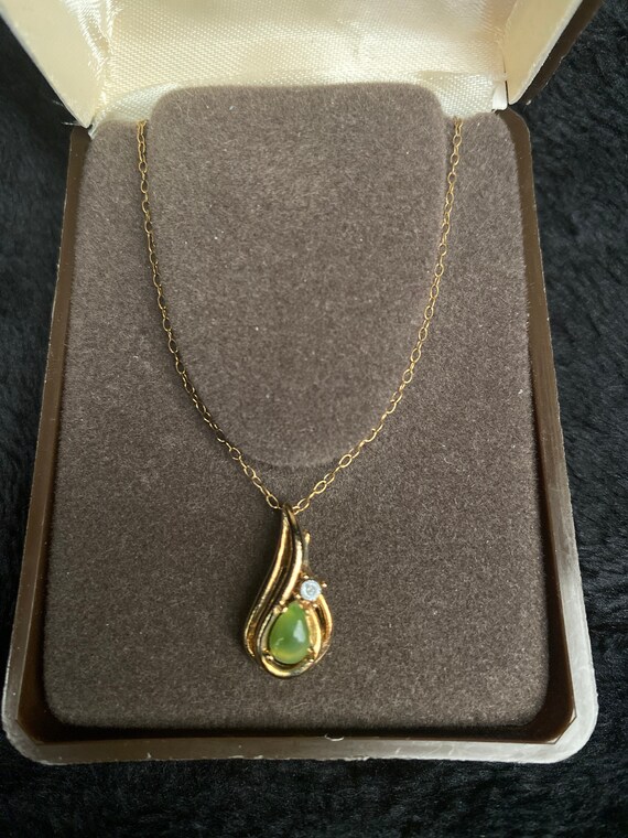 1986 Ronte of Beverly Hills matching jade set - Gem