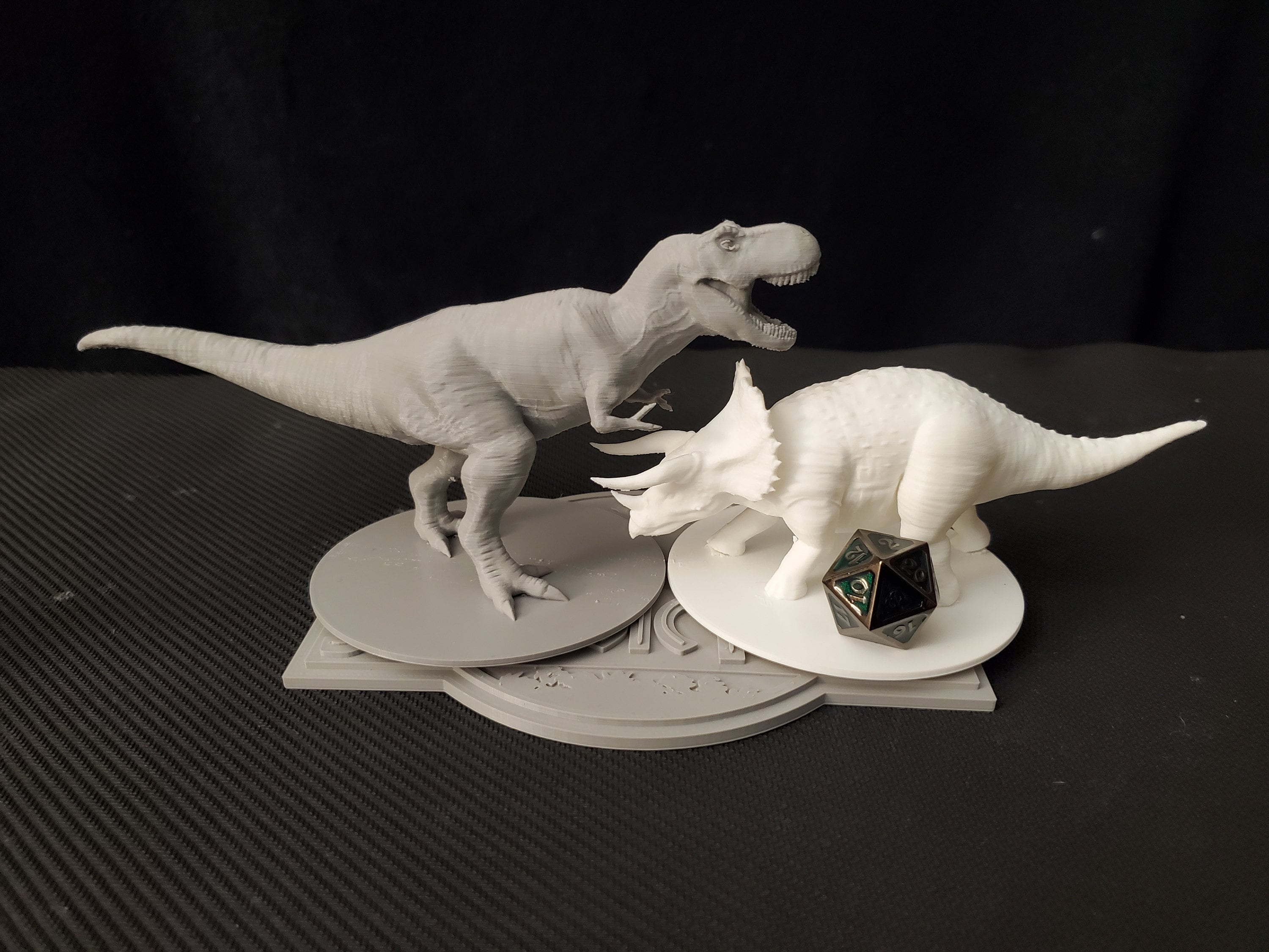 Triceratops Miniature / Pathfinder/ D&D/ RPG / Tabletop/ Huge Beast ...