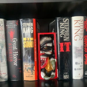 Pennywise Figurine Scary Monster Bookends Bookshelf Accessories Stephen ...