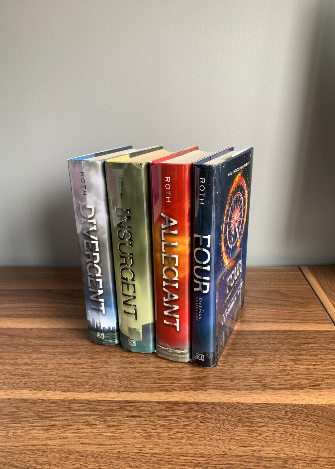 Divergent Series by Veronica Roth - Etsy