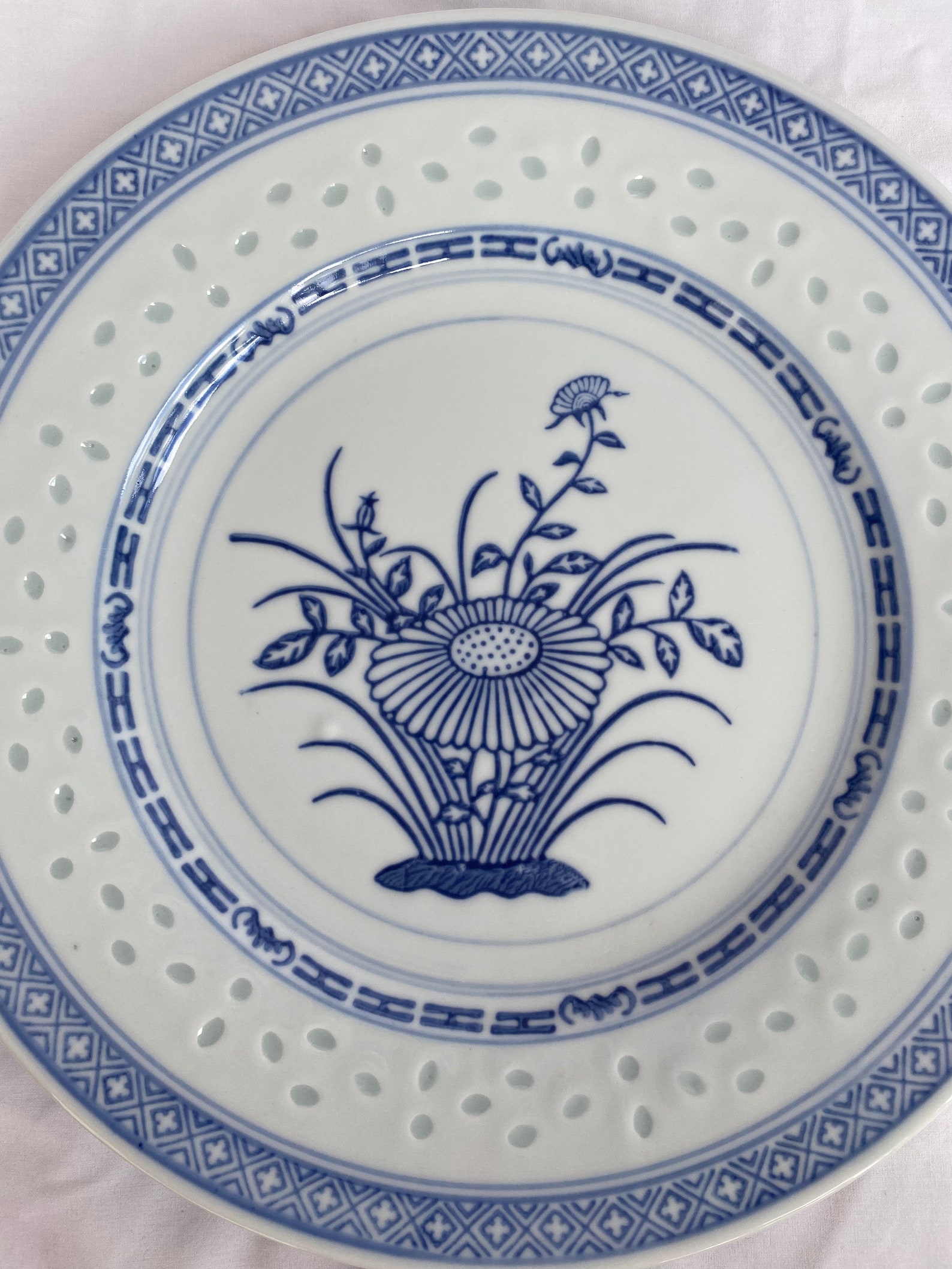 Vintage Porcelain Chinese Flower 10 Inch Dinner Plate With Rice Eyes ...