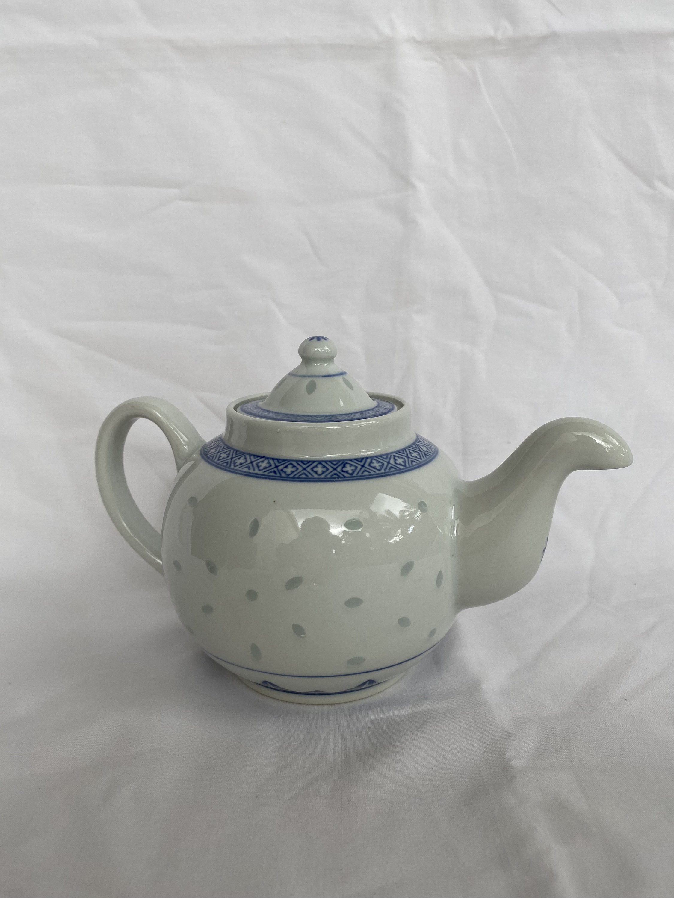 Vintage Porcelain Chinese Rice Grain Chrysanthemum Flower Pattern Tea ...