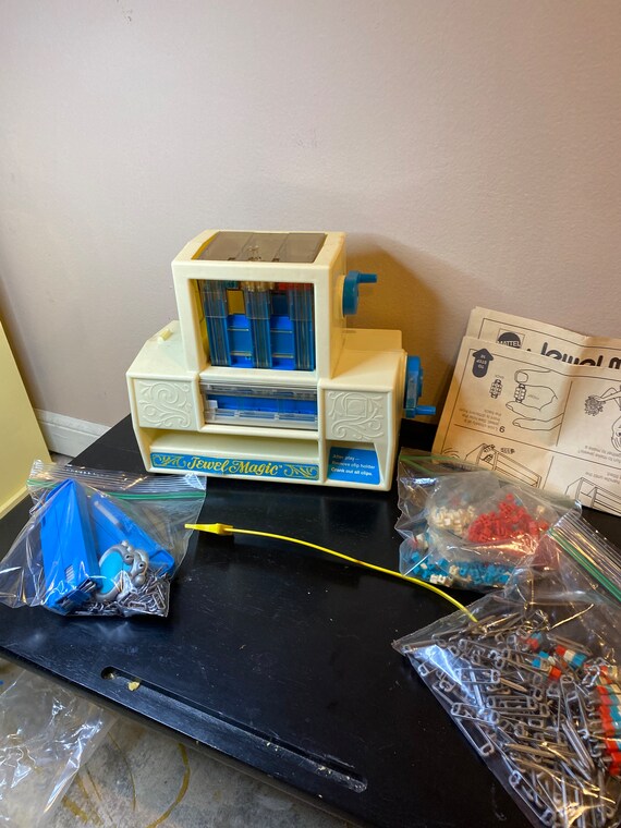 Vintage 1974 Mattel Jewel Magic Jewelry Beaded Neckla… - Gem