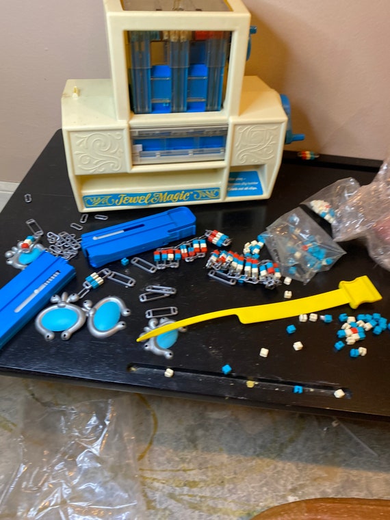 Vintage 1974 Mattel Jewel Magic Jewelry Beaded Neckla… - Gem