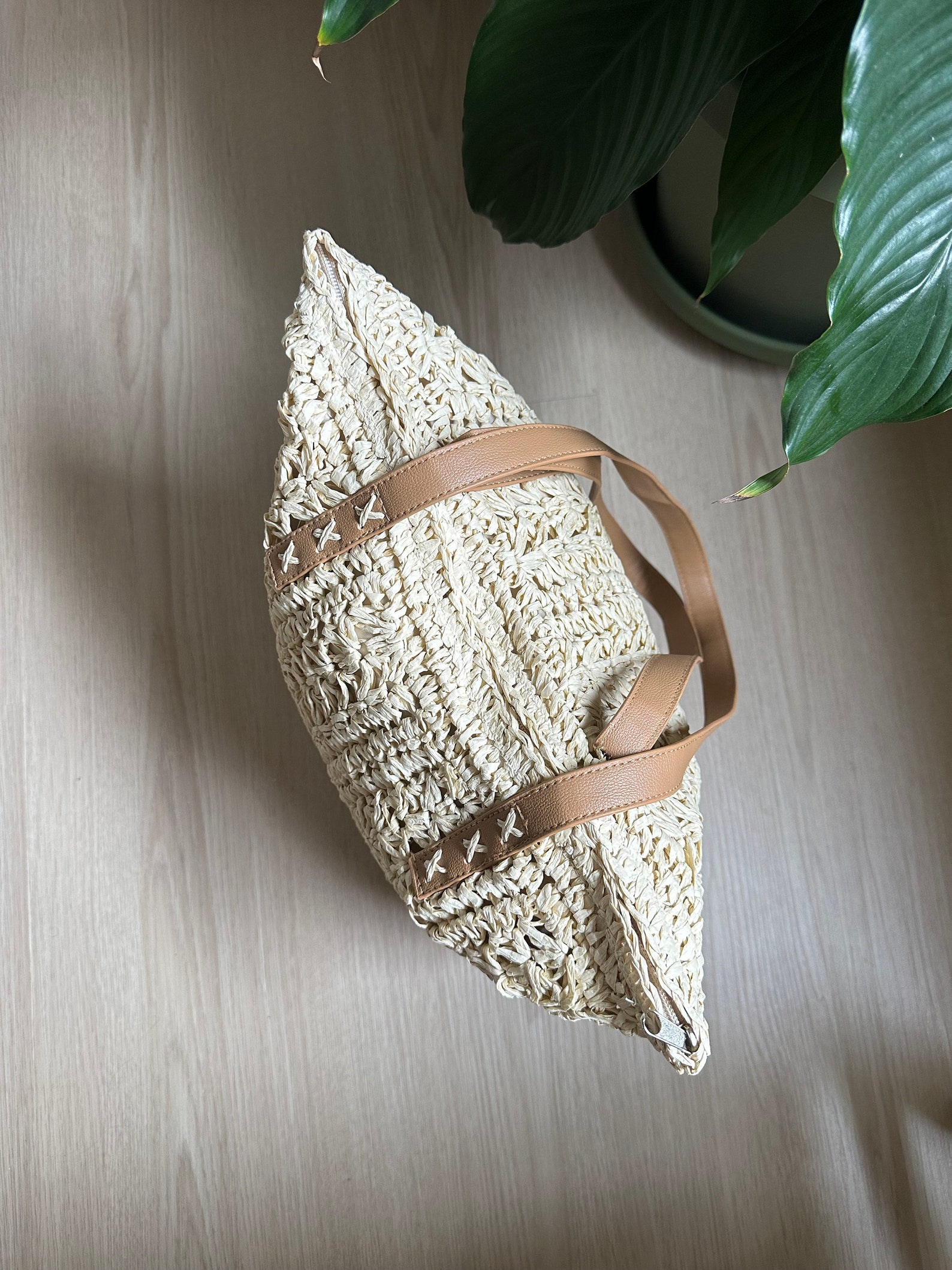Beige | Raffia | Summer Handbag | Trendy Beach Bag | Woven Design ...