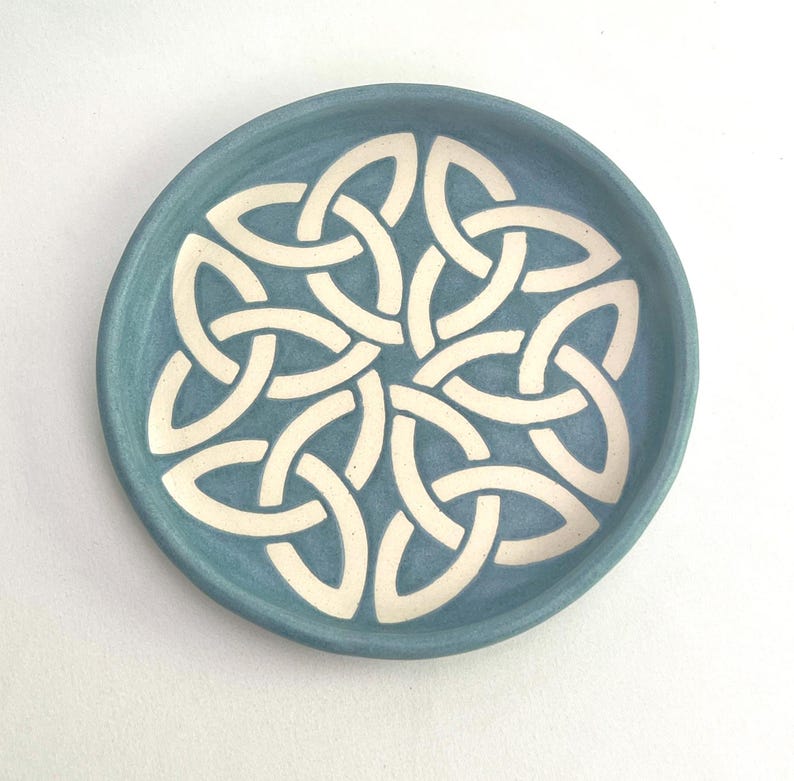 Celtic Knot Stoneware Plate, Handmade Decorative Ceramic Dish for Home ...
