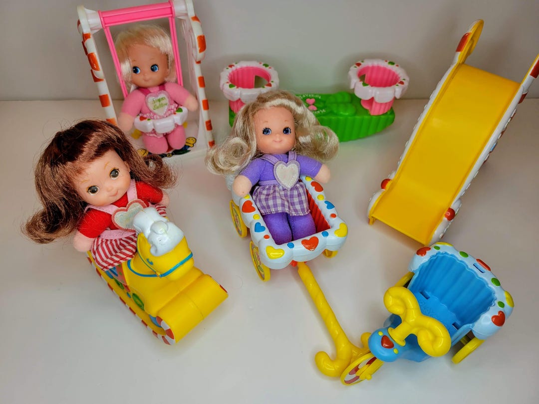 1982 Playskool CANDY LAND KIDS 3 Dolls 6 Playground Set Playschool ...