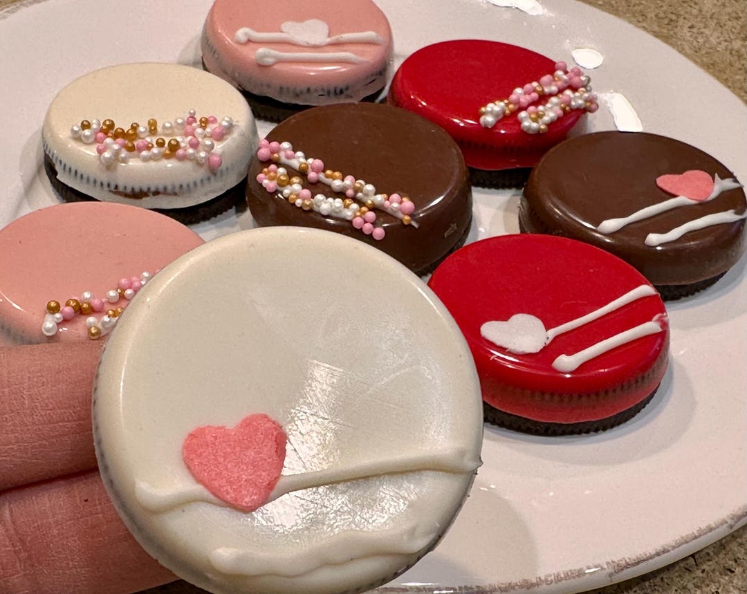 Chocolate Covered Oreos - Valentines Day - Box of 12 HEARTS - Etsy