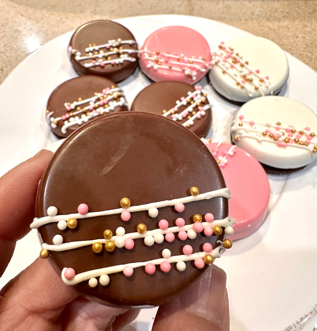 Chocolate Covered Oreos - Valentines Day - Box of 12 Sprinkles - Etsy