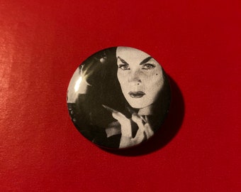 Vampira Pin - Etsy