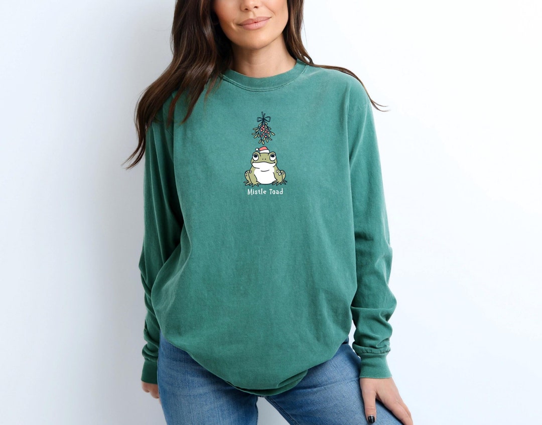 Mistle Toad Frog Pocket Christmas Shirt Funny Shirts Sweatshirt Holiday ...