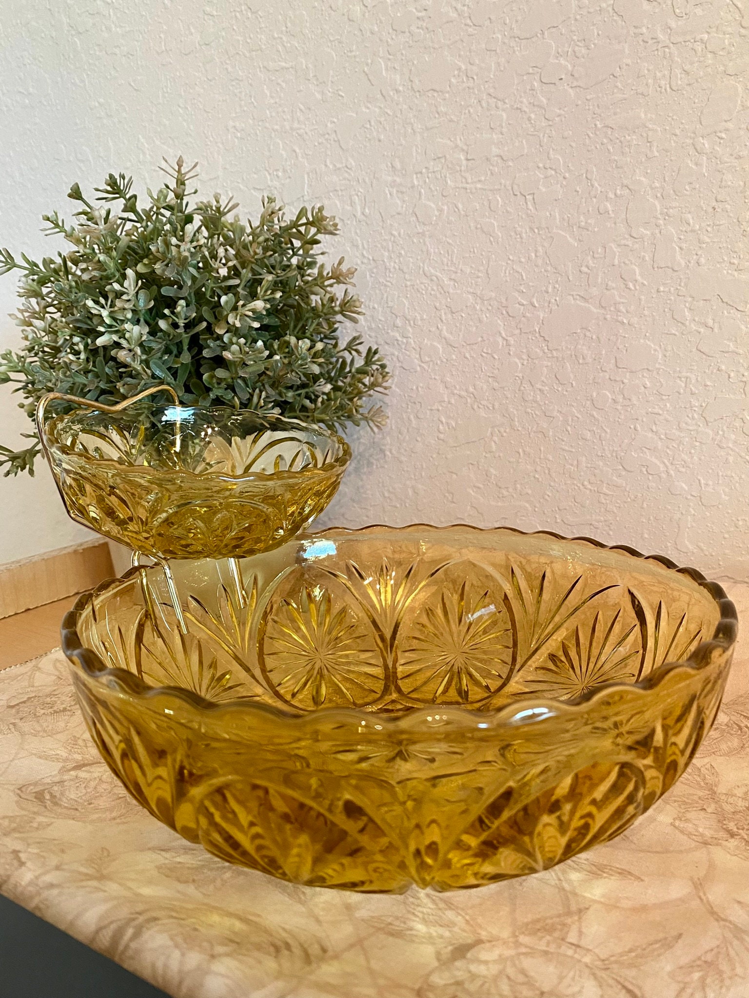 Anchor Hocking Medallion Honey Gold Chip Dip Set Anchor Hocking Amber