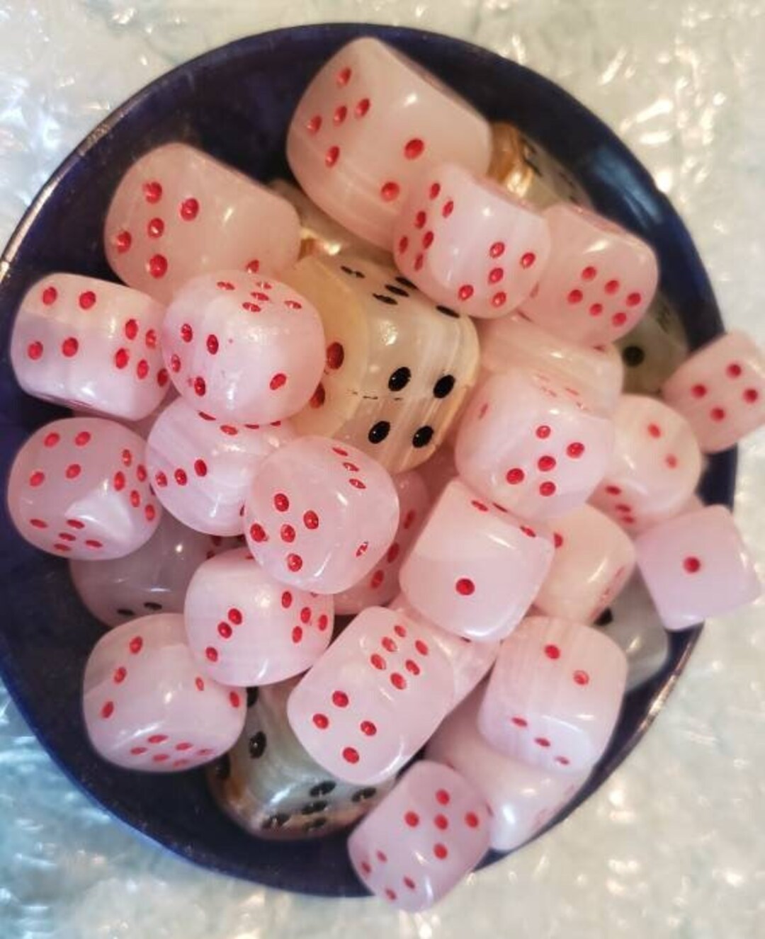 Gorgeous One (1) Crystal Dice 2 Piece Set UV Reactive Pink Mangano ...