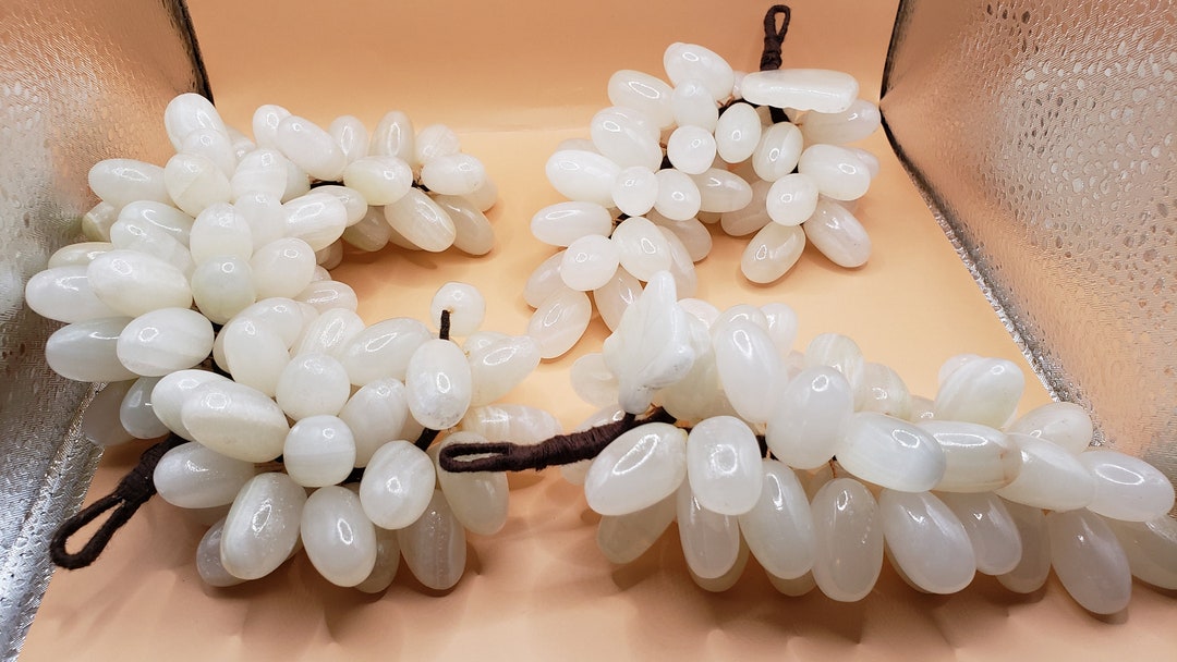 One (1) White Calcite Grapes Crystal Fruit Home Décor Grape Cluster ...