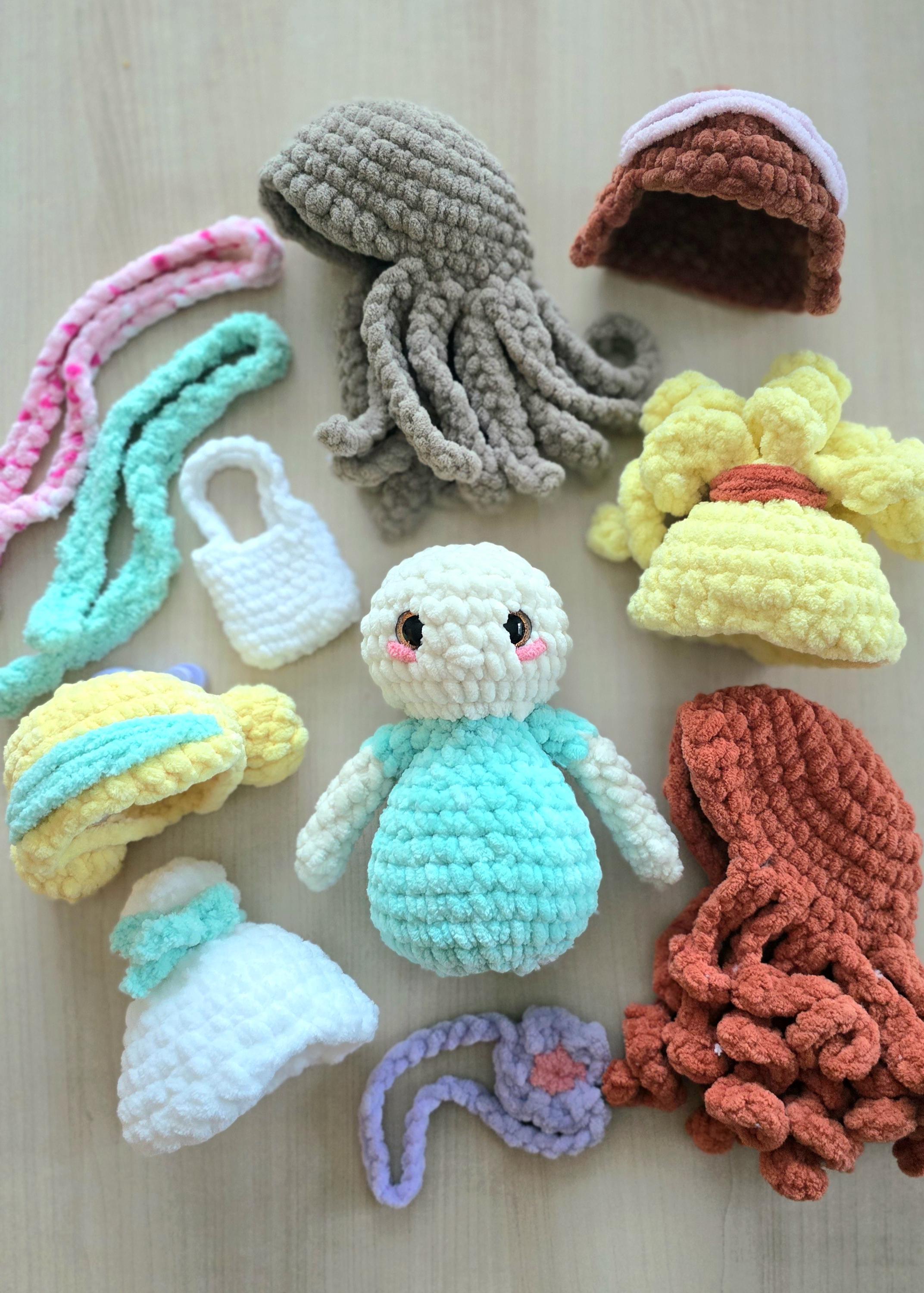 Easy Crochet Doll Pattern, Interchangeable Hair and Accessories, No Sew ...