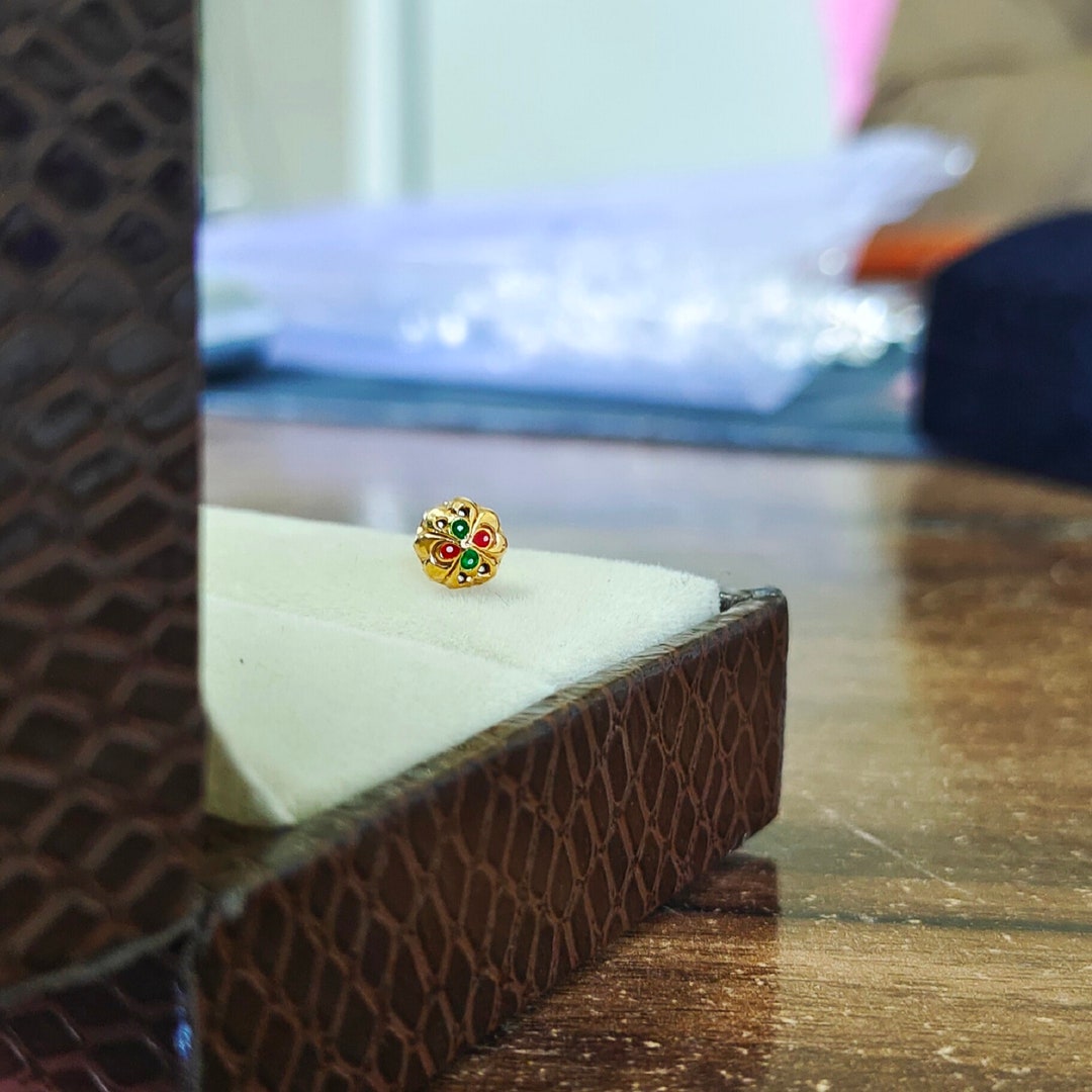 9k Gold Nose Pin Flower Design Pin Fashion Look for Women's & Girl's ...