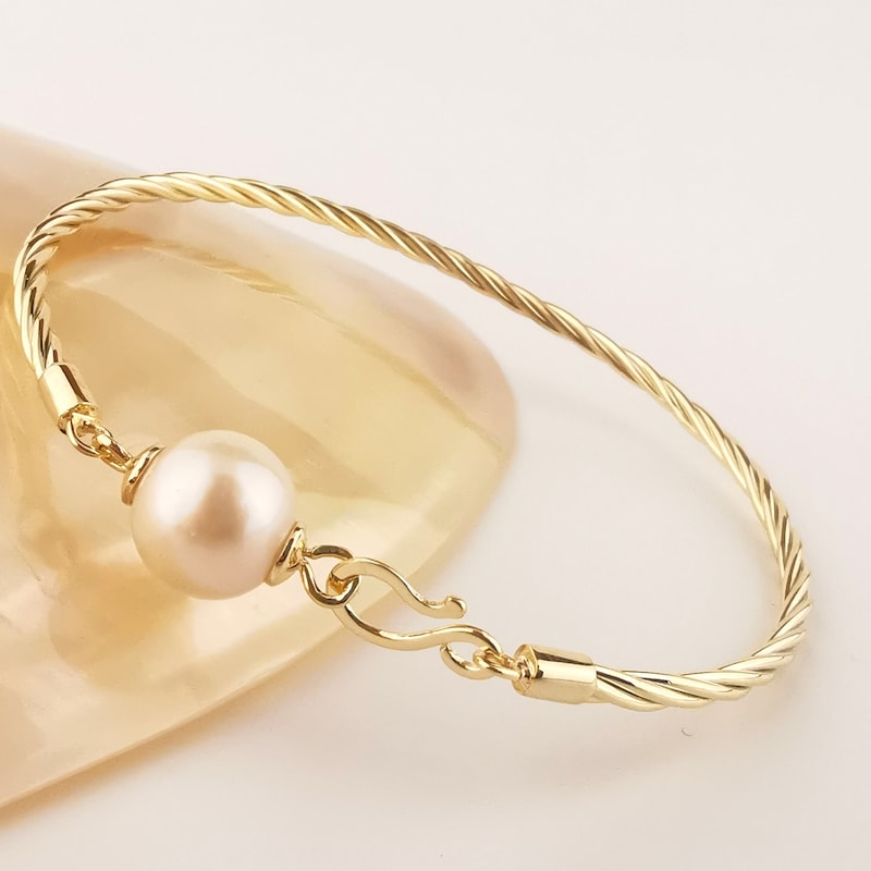 Gold Wire Bangle - Etsy