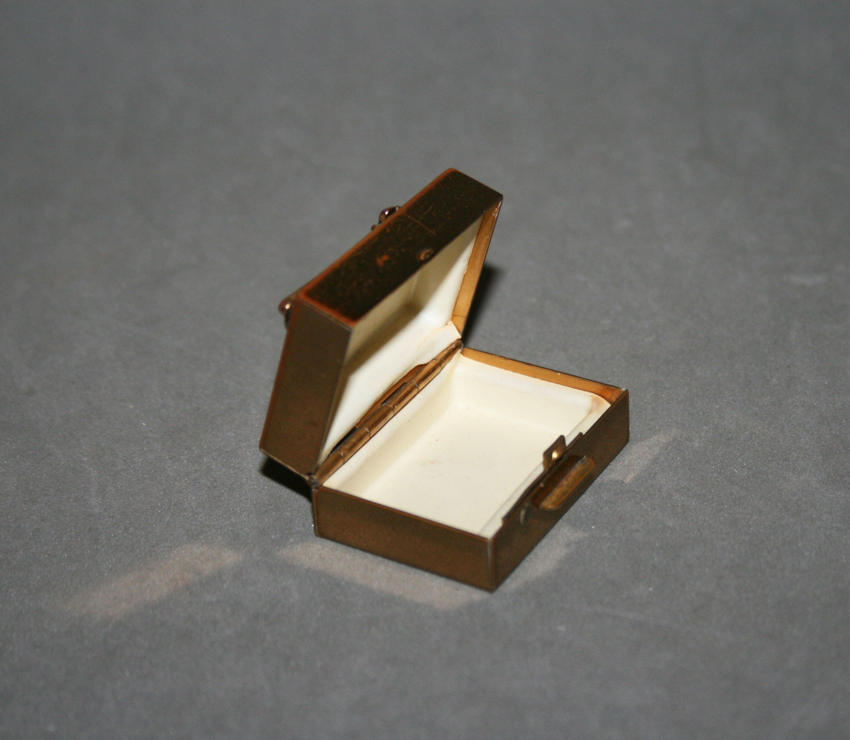 Pocket Size Brass Pill Box • Gold Color- Vintage Collectable Boxes ...