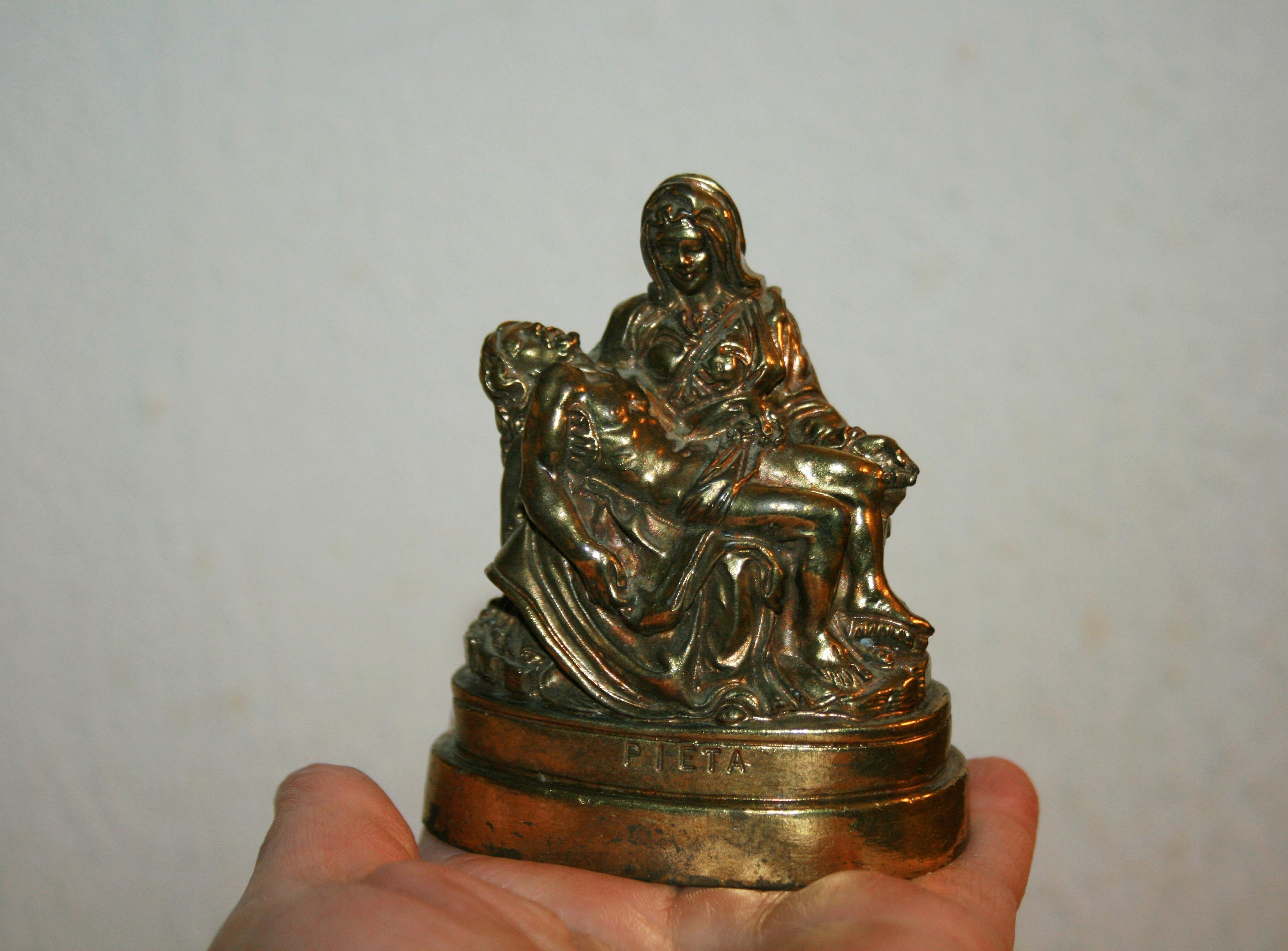 Michelangelo's Pieta Jesus Christ and Mother Mary Madonna Saint Peter's ...