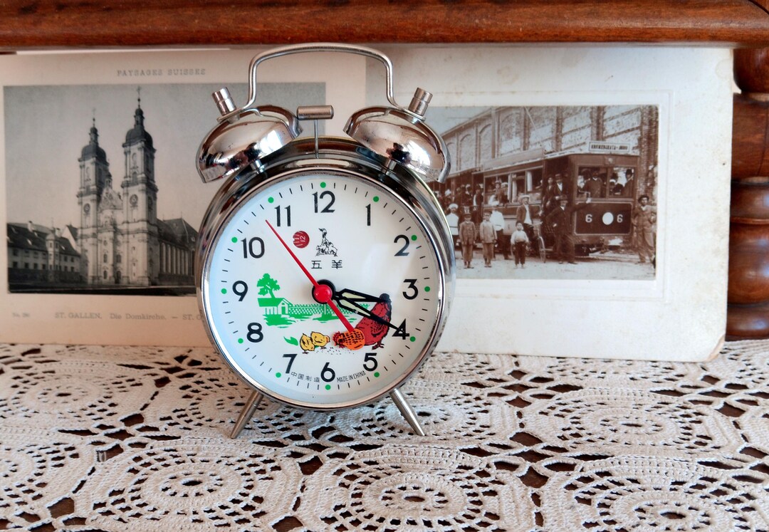 Vintage Alarm Clock, China, Animated Clock, Mechanical Clock, Hen ...