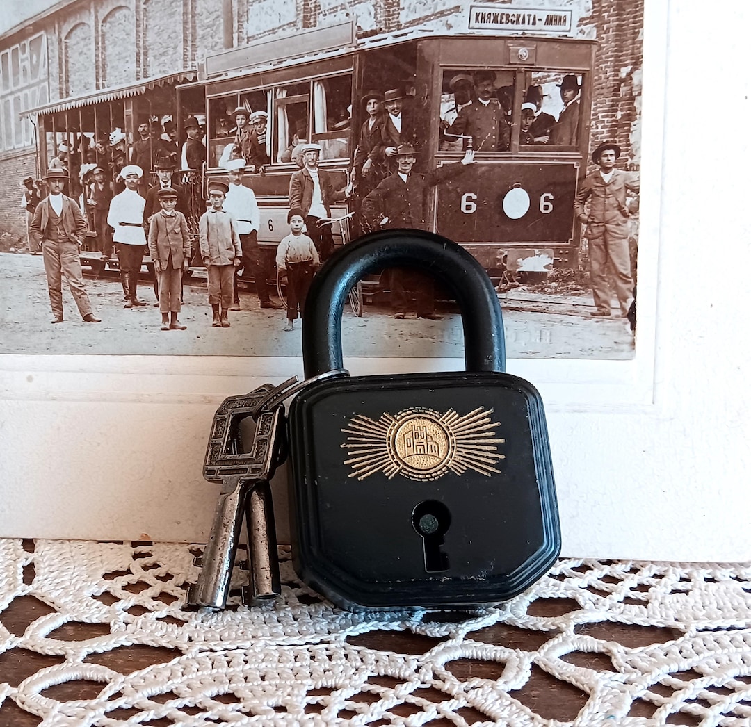 Vintage Padlock, Vintage Key, Burg, Vintage Lock, Germany - Etsy