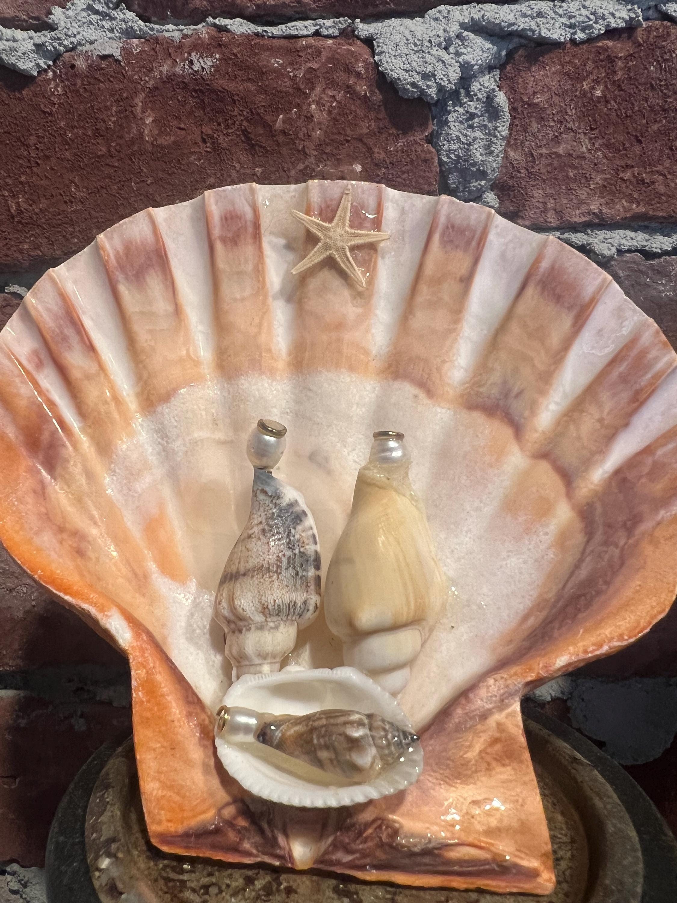 Seashell Nativity Scene, Birth of Jesus Christ. in the Scene Are the ...