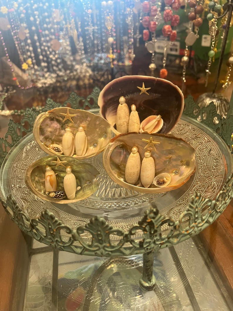 Seashell Nativity Scene, Birth of Jesus Christ. in the Scene Are the ...