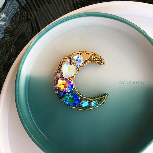 Crescent Moon Brooch - Etsy