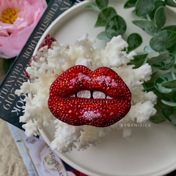 Lips Pin - Etsy