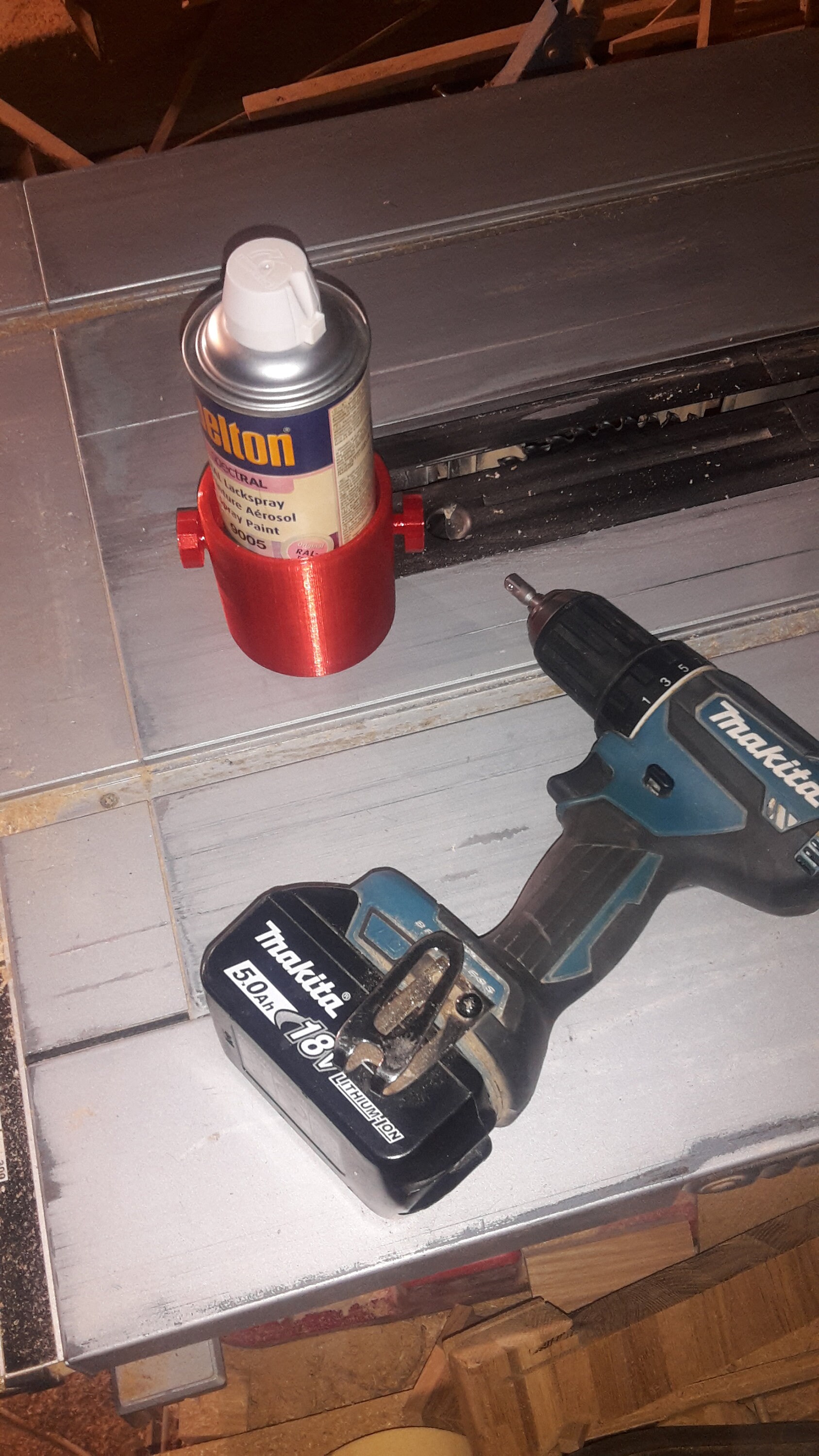 Spray Paint Drill Mixer / Shaker . Spin the Rattle Spray Paint Can With ...