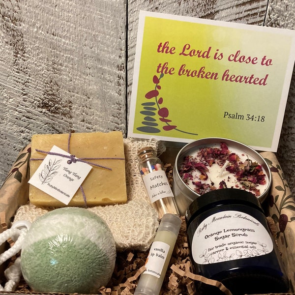 Grieving Friend Gift - 60+ Gift Ideas for 2024