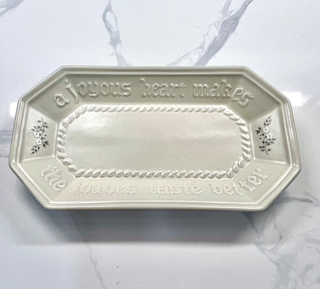 Pfaltzgraff Heirloom Bread Tray #528 “A Joyous Heart Makes the Loaves ...