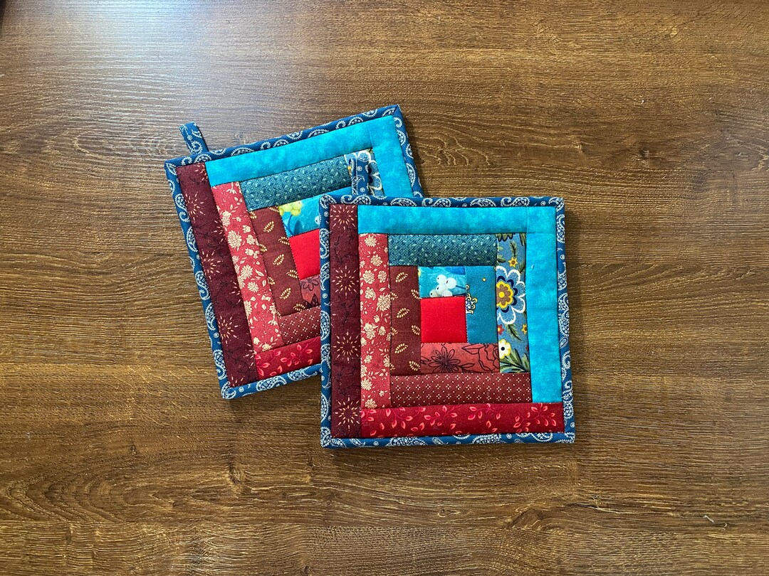 Rustic Themed Festive Log Cabin Potholders, Set of 2 Quilted Patchwork ...