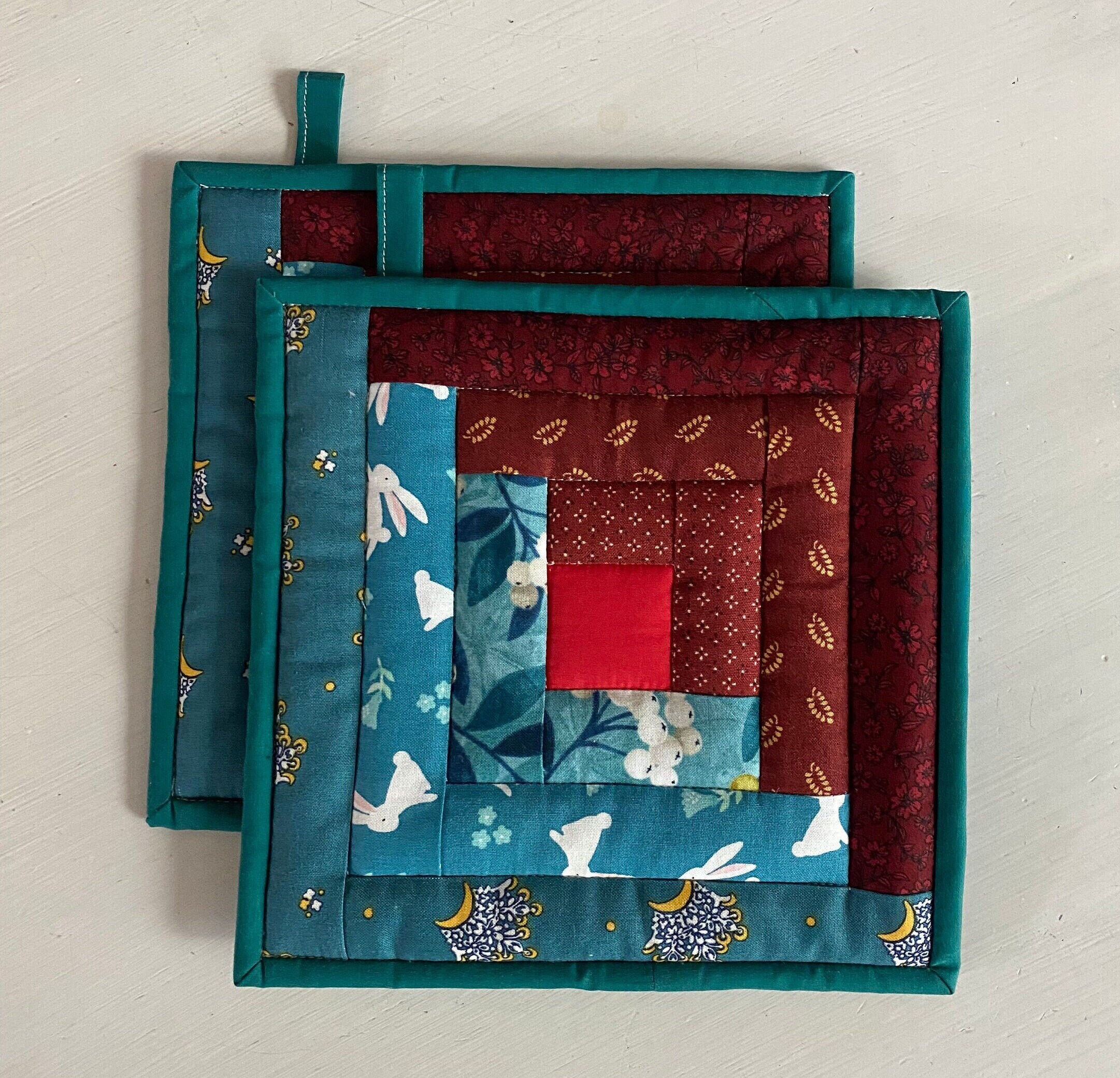 Classic Red & Blue Log Cabin Potholders, Set of 2 Quilted Patchwork Pot ...