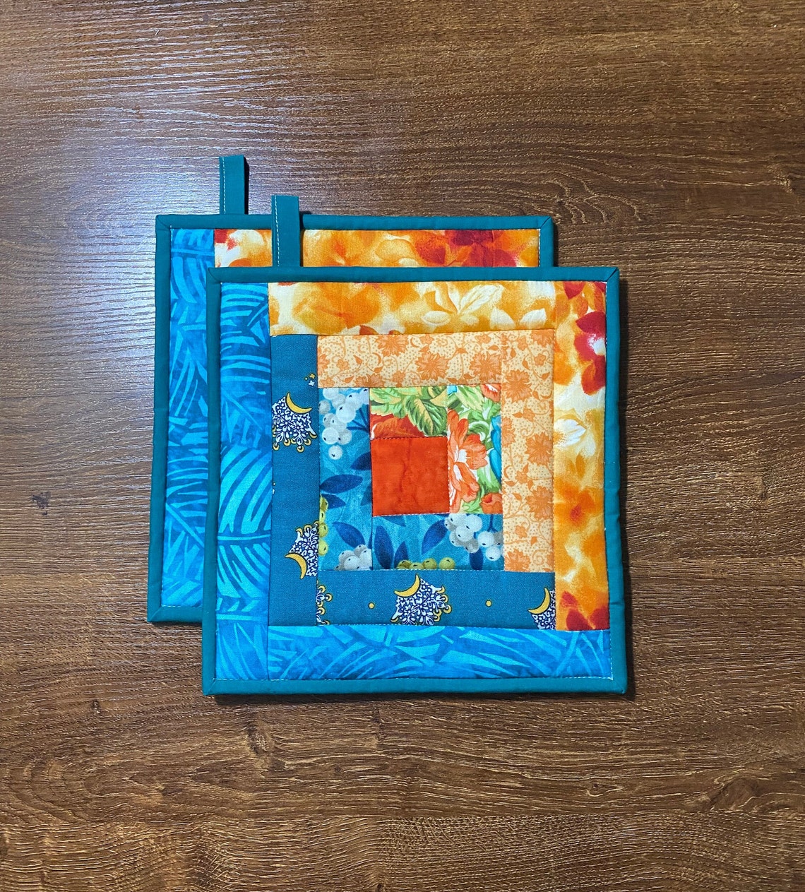 Sunny Garden Log Cabin Pot Holders, Set of 2 Quilted Patchwork ...