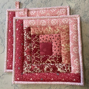 Pink Farmhouse Log Cabin Potholders, Set of 2 Quilted Patchwork Pot ...