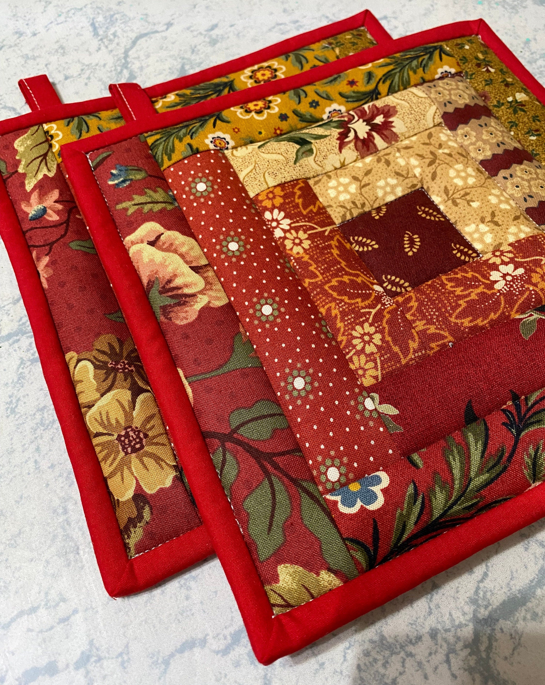 Vintage Themed Log Cabin Potholders, Set of 2 Quilted Scrappy Patchwork Pot Holders for Kitchen ...