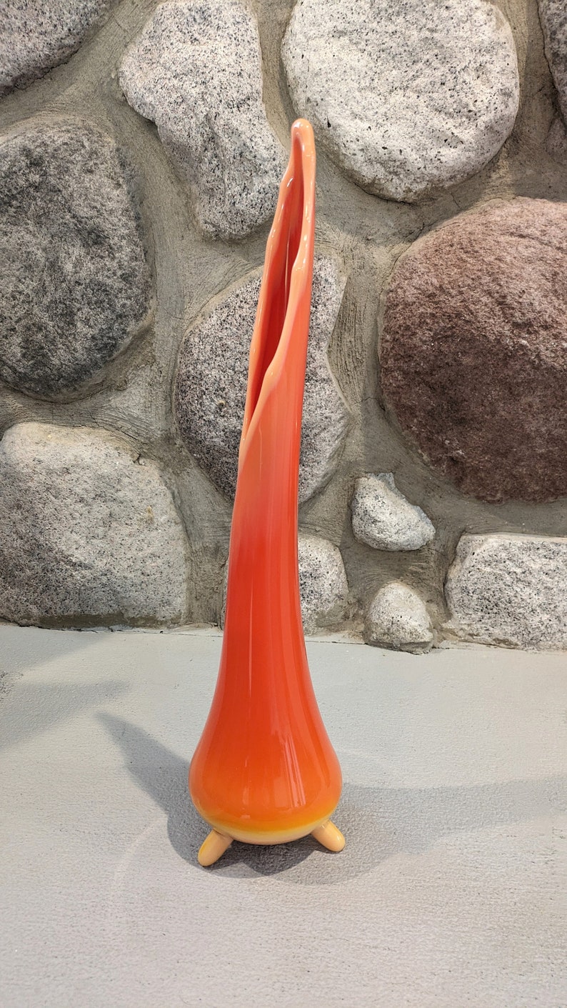 LE Smith Bittersweet 3 Toe Smoothie Swung Glass Vase MCM 16" CAD Glow ...