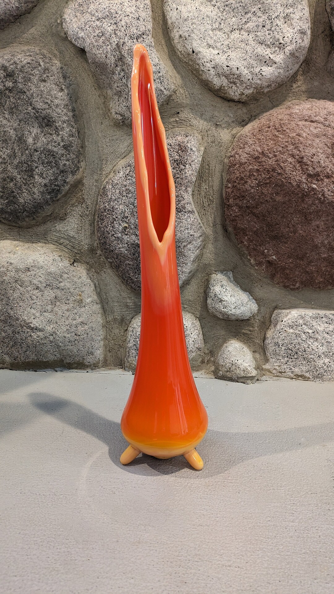 LE Smith Bittersweet 3 Toe Smoothie Swung Glass Vase MCM 16" CAD Glow ...