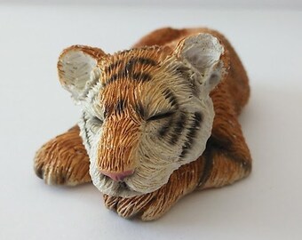 Vintage Sandicast | Etsy